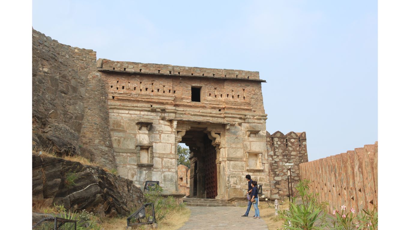 Kumbhalgarh Fort known as the Great Wall of India - Travelyoo